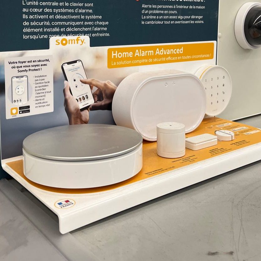 Présentoir de comptoir compact et flexible pour alarme - SOMFY